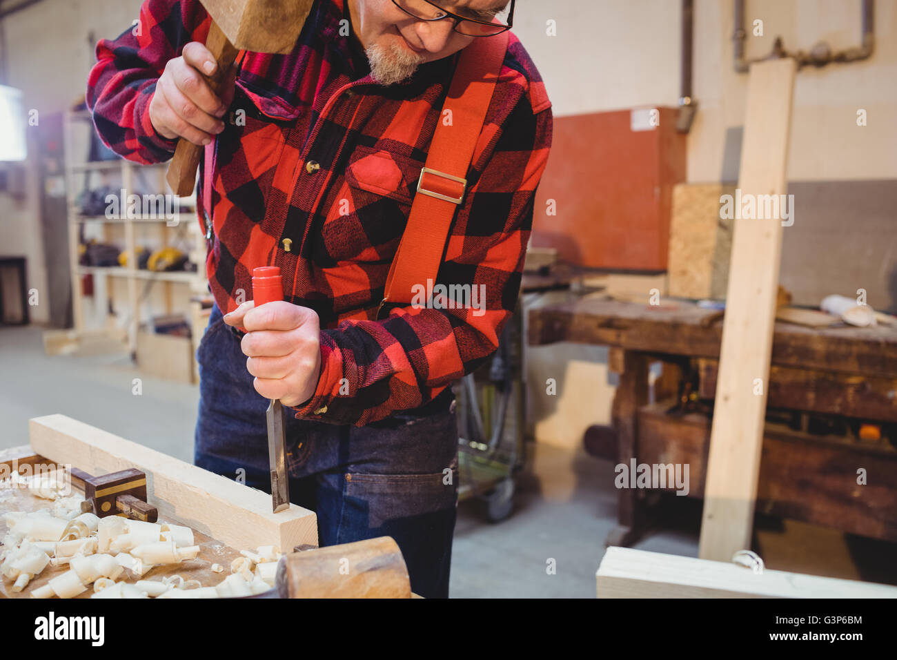 Working with wood hi-res stock photography and images - Alamy