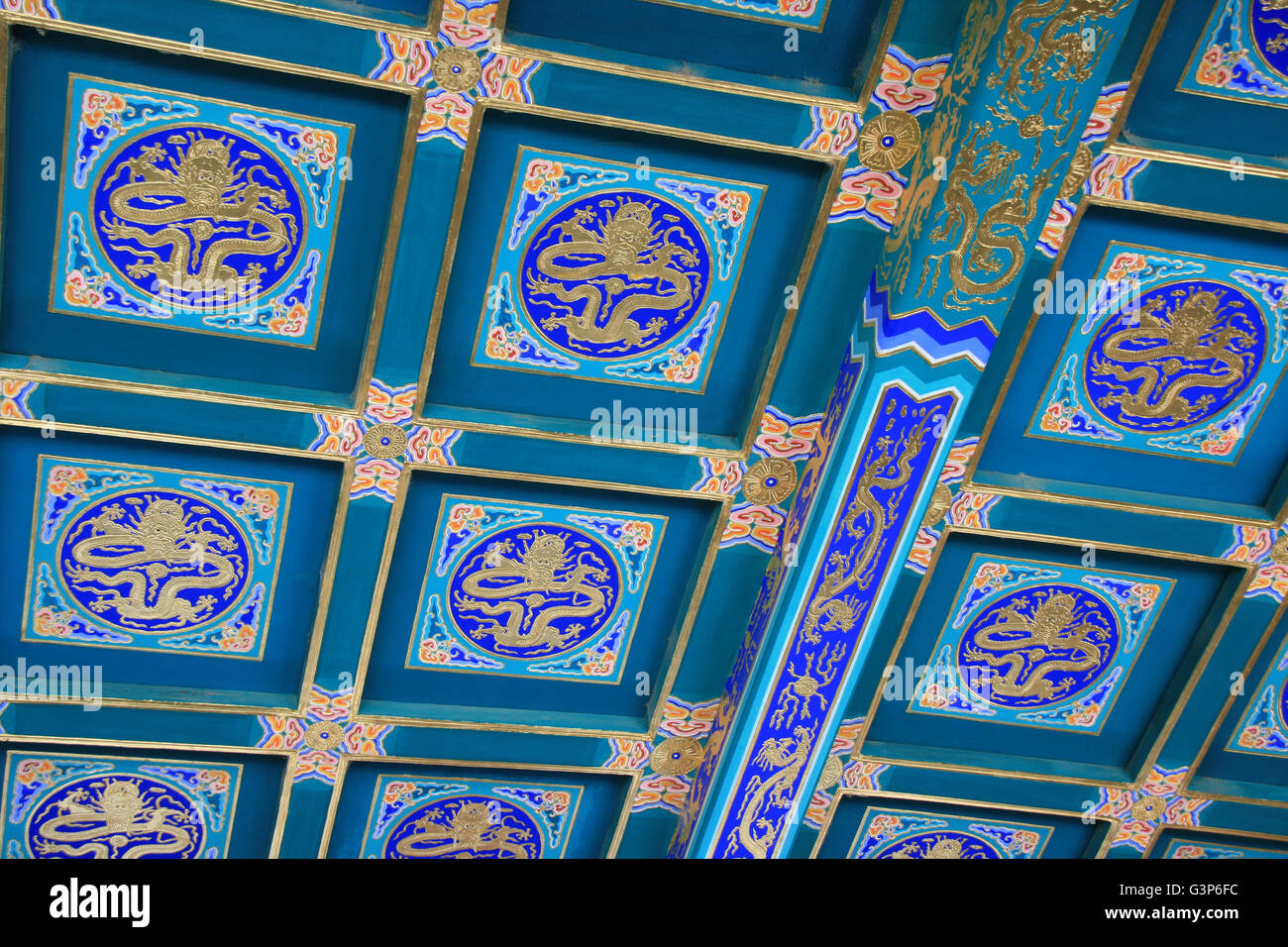 Caisson ceiling hi-res stock photography and images - Alamy