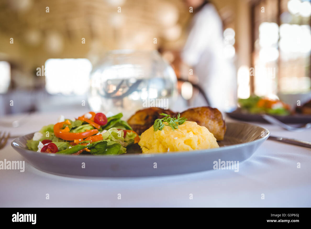 Food service plate dish hi-res stock photography and images - Alamy