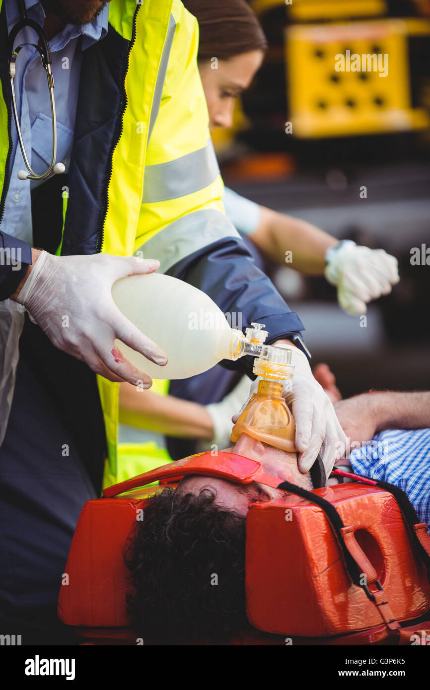 Oxygen mask ambulance hi-res stock photography and images - Alamy