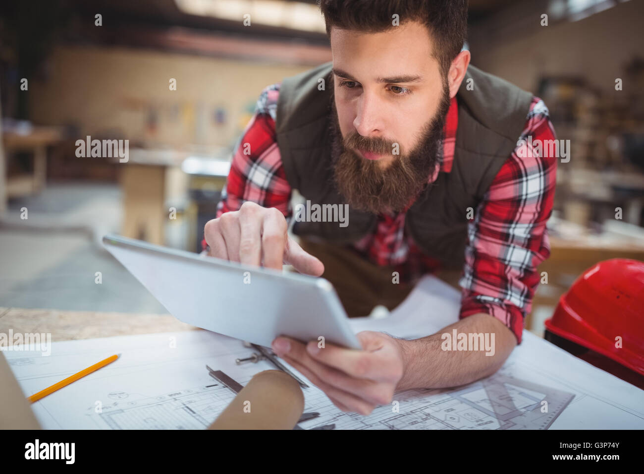 Carpenter reading hi-res stock photography and images - Alamy