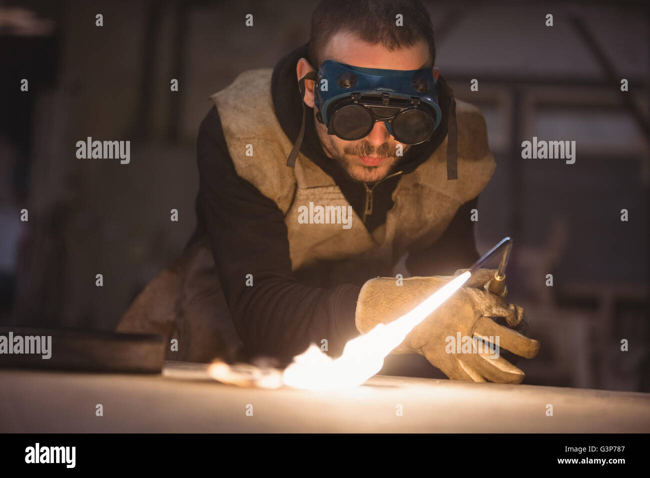 Metal arc welding equipment hi-res stock photography and images - Alamy