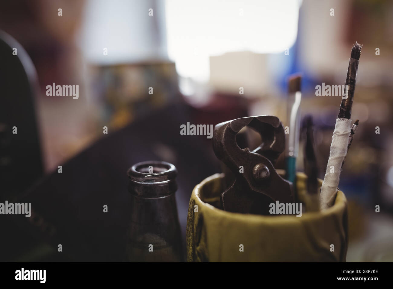 Cobblers tool hi-res stock photography and images - Alamy