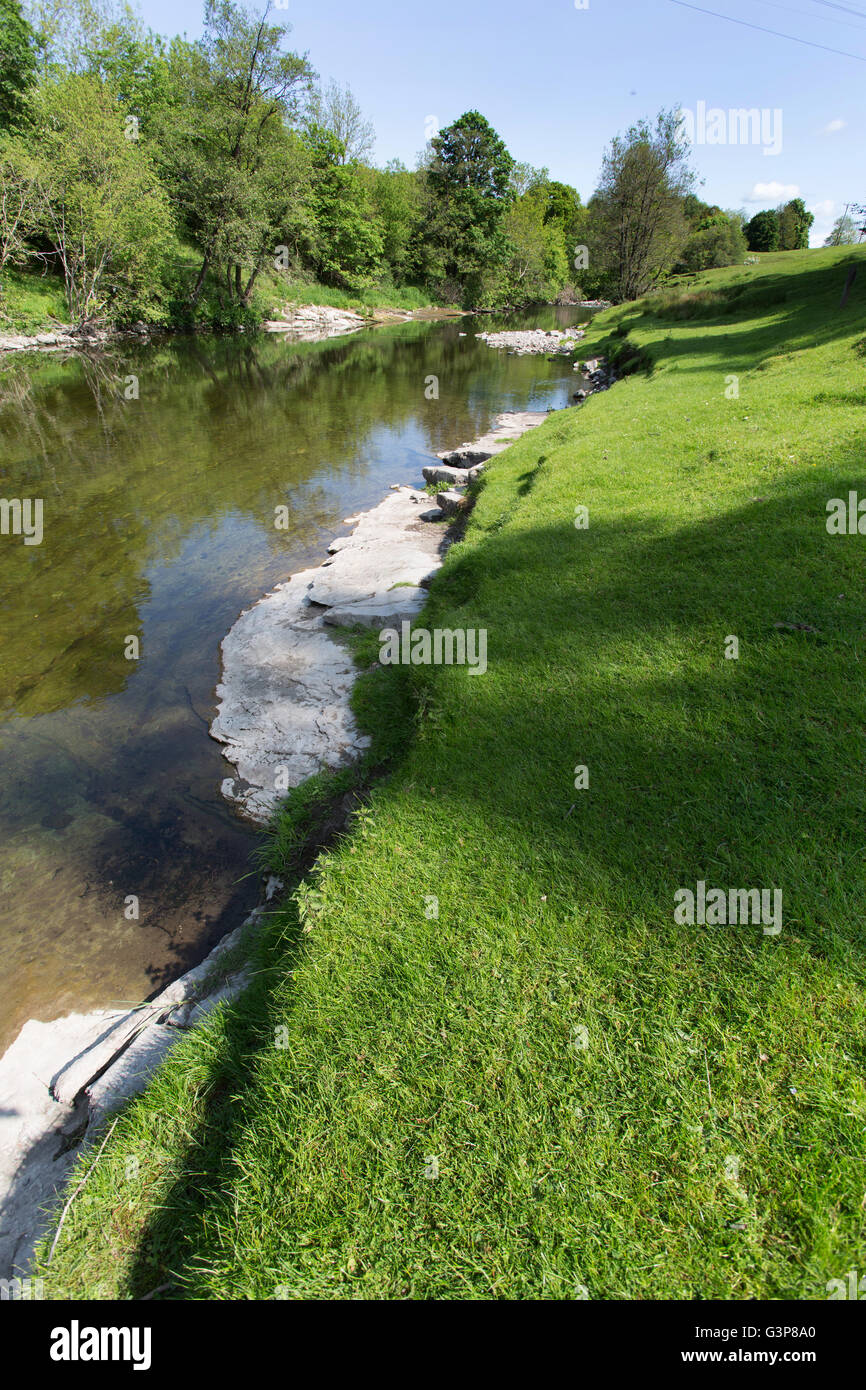 River Kent, England. Picturesque view of the River Kent on the stretch ...