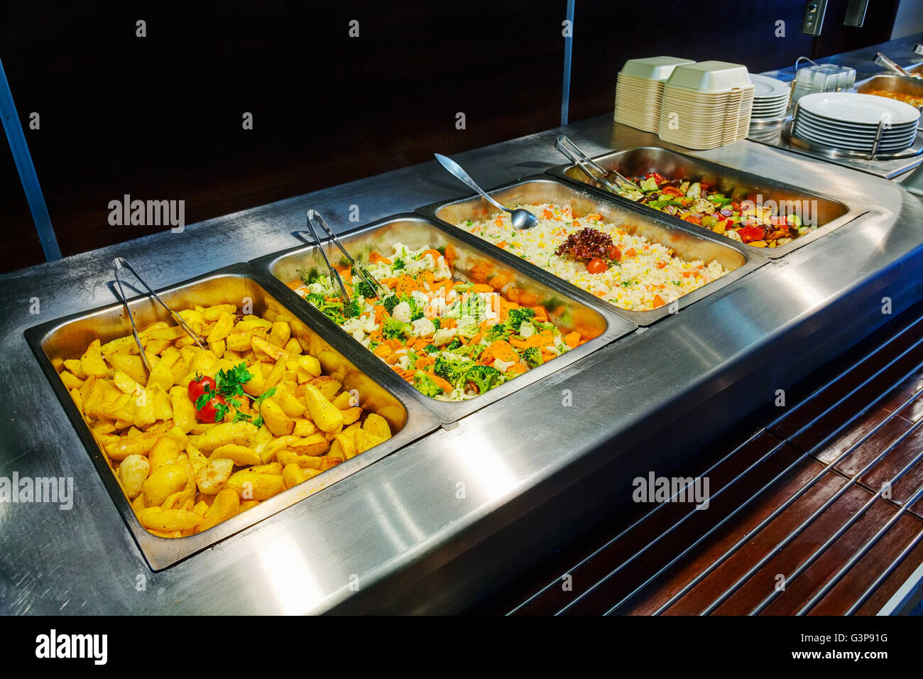 Canteen self service food display plate hi-res stock photography and ...