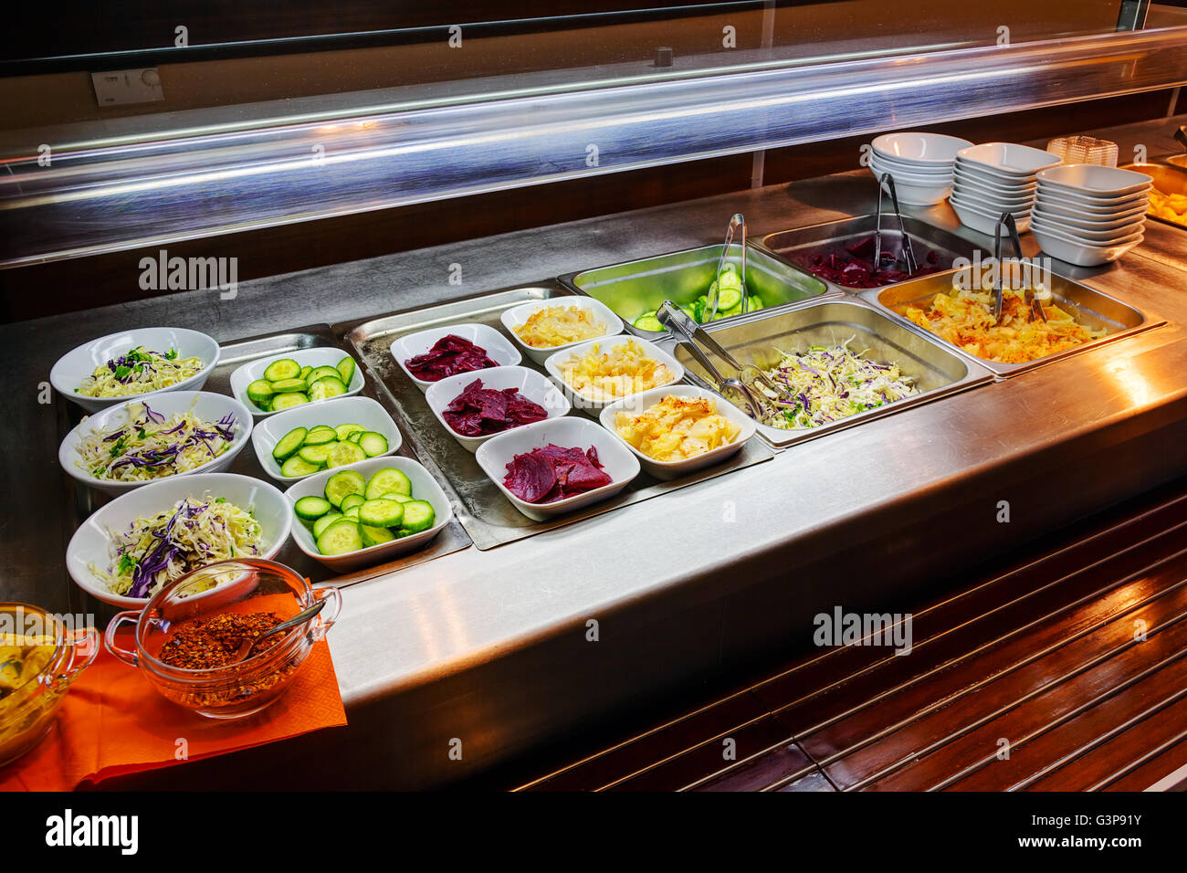 Canteen self service food display plate hi-res stock photography and ...