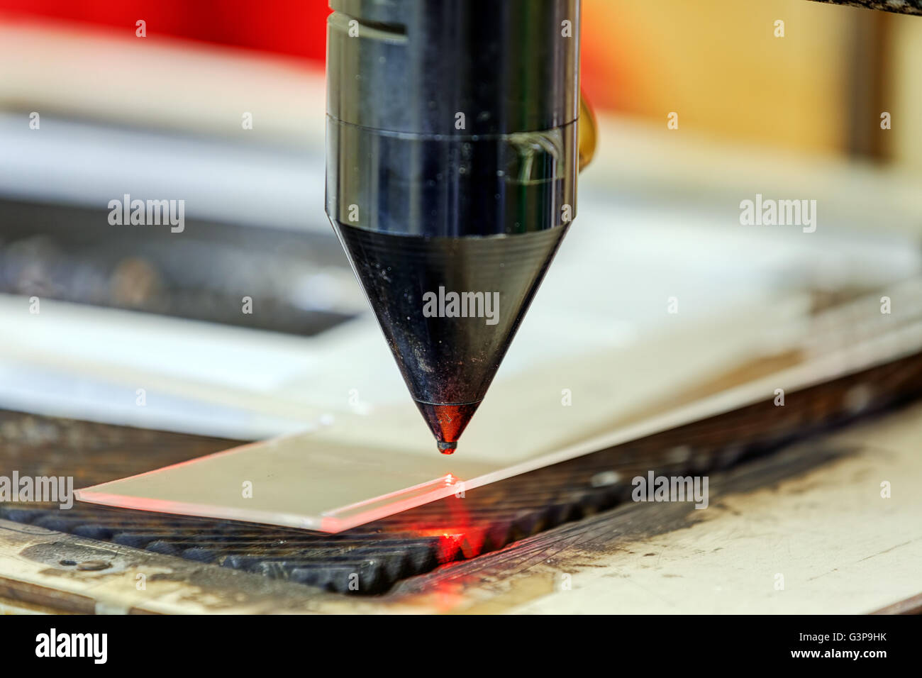 Laser cutter hi-res stock photography and images - Alamy