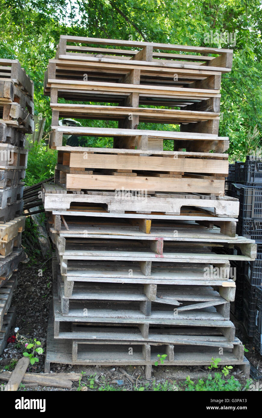 Standard pallet hi-res stock photography and images - Alamy