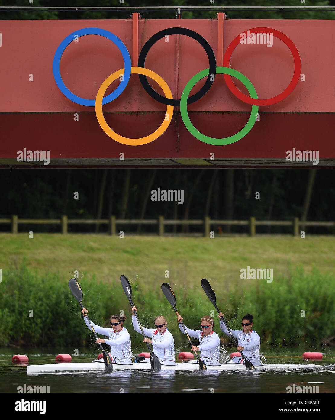 Great Britain's Jess Walker (left), Rachel Cawthorn, Rebeka Simon and ...