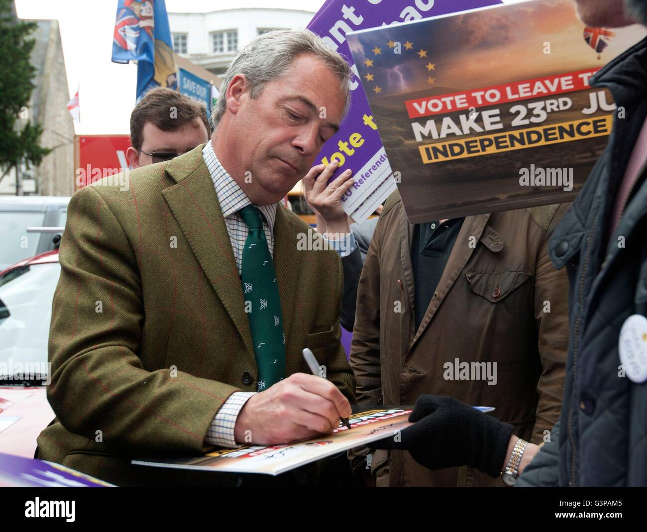 Ukip Battle Bus High Resolution Stock Photography and Images - Alamy