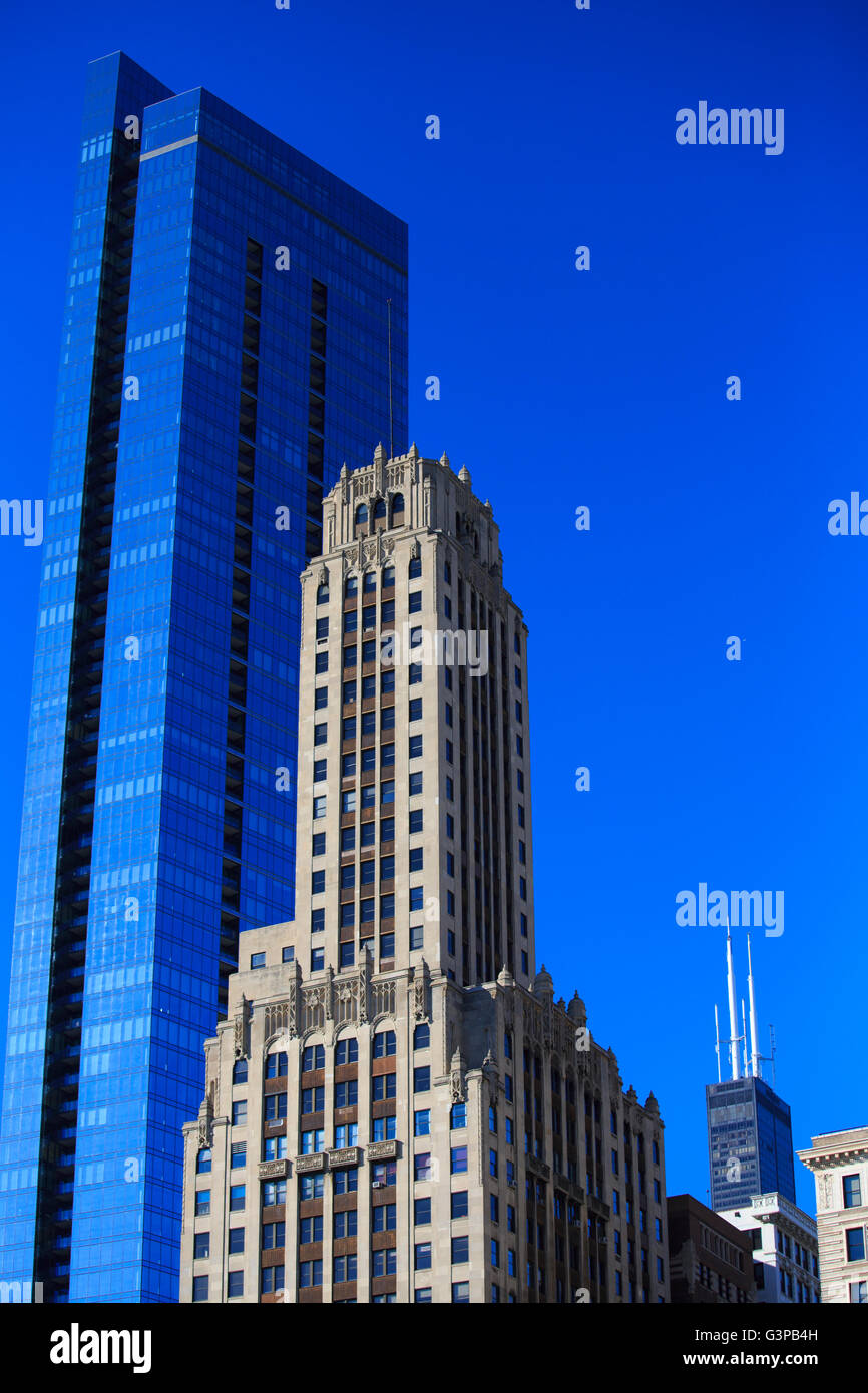 Chicago blue sky hi-res stock photography and images - Alamy
