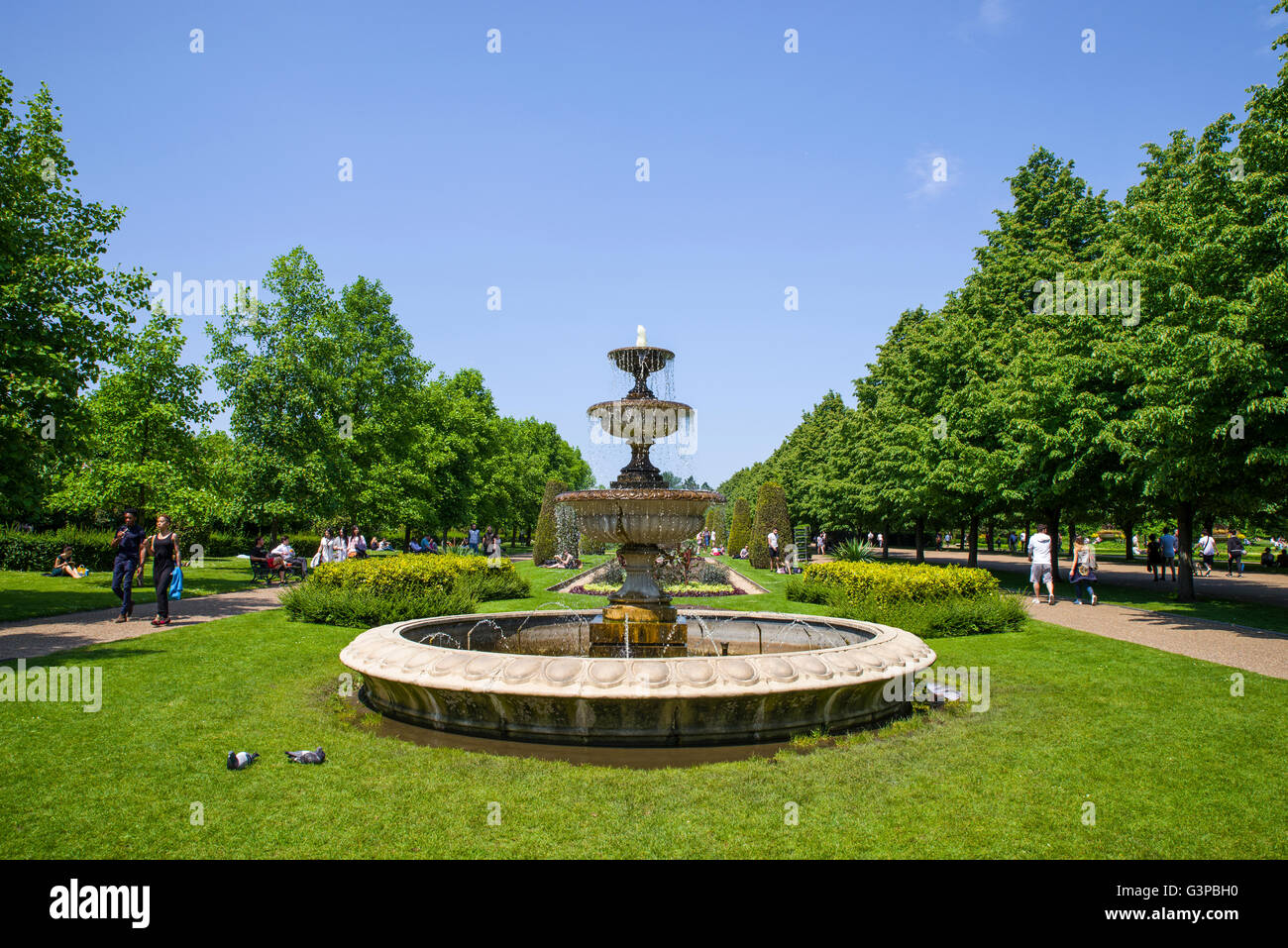 Feature city sights sights landmarks hi-res stock photography and ...