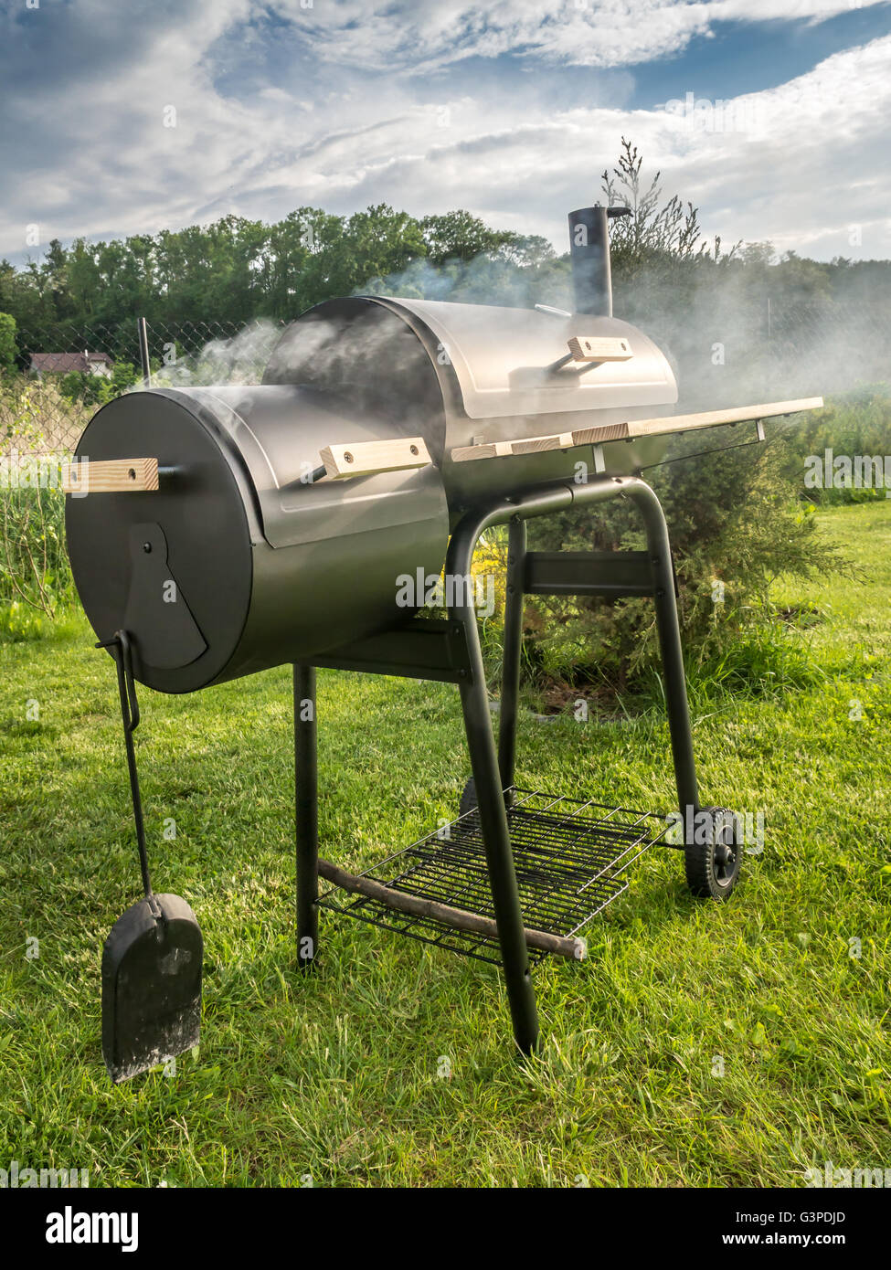 Using bbq grill hi-res stock photography and images - Alamy