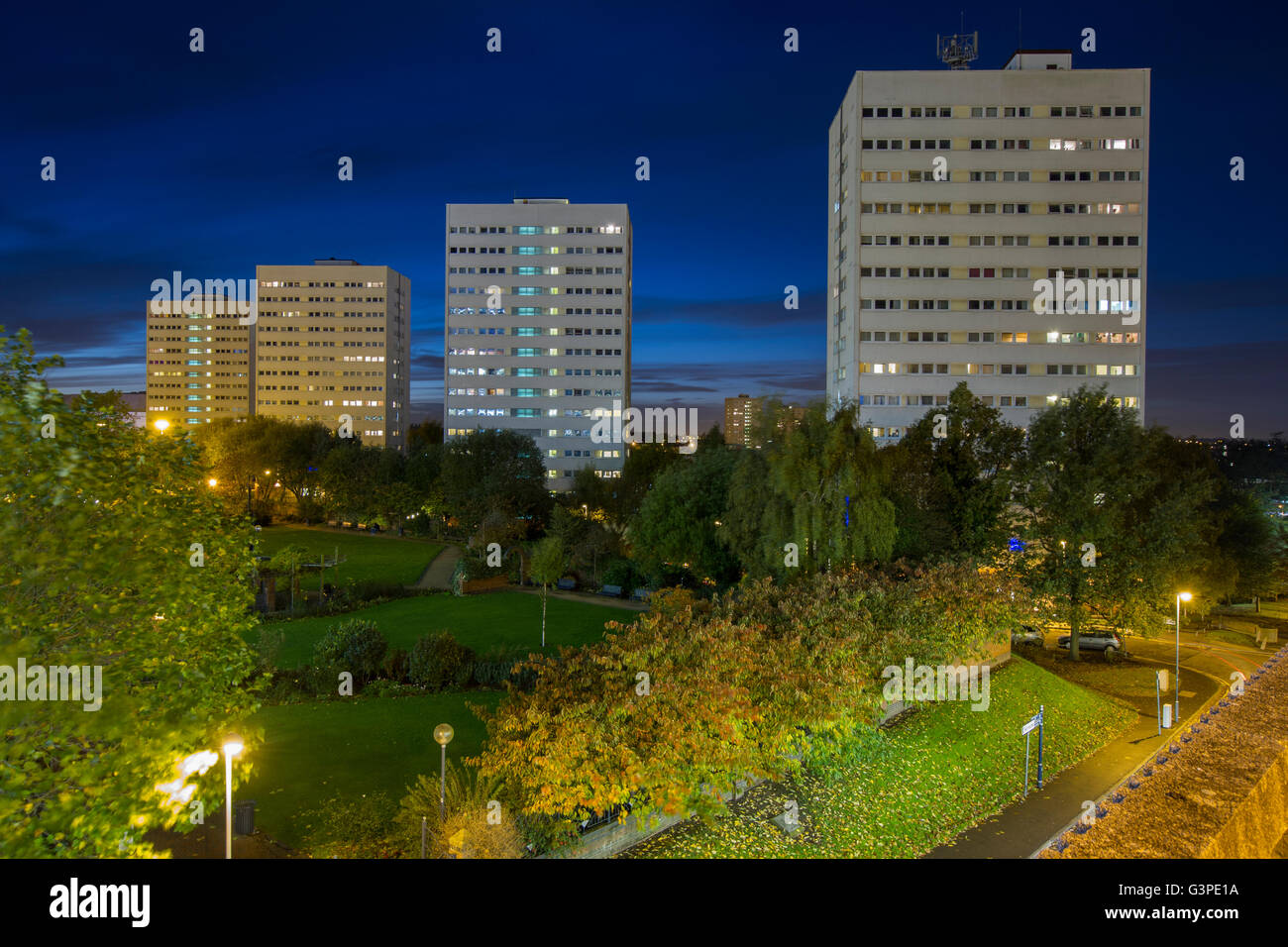 High rise flats birmingham hi-res stock photography and images - Alamy