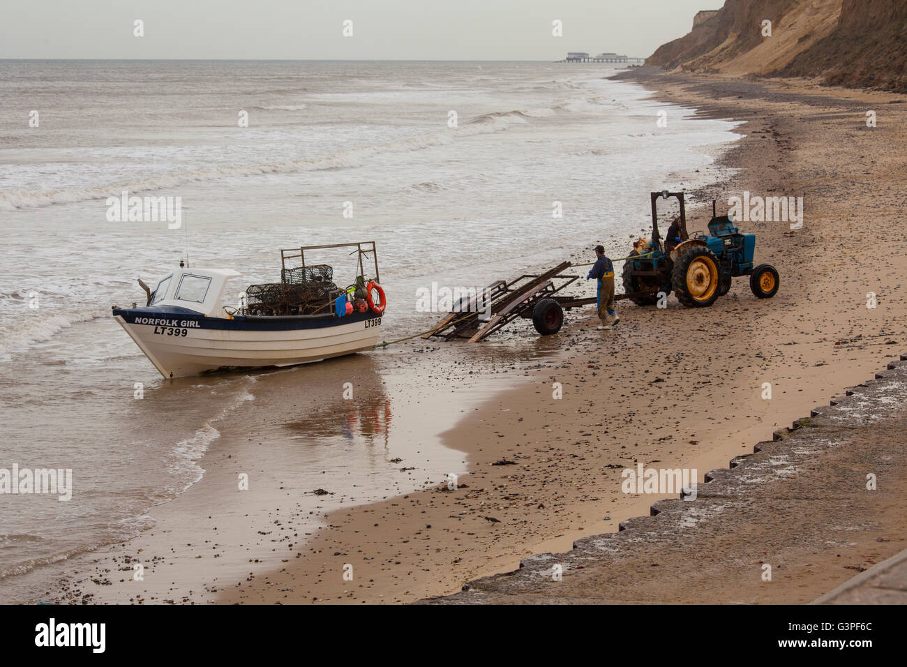 Crabbing boat hi-res stock photography and images - Alamy