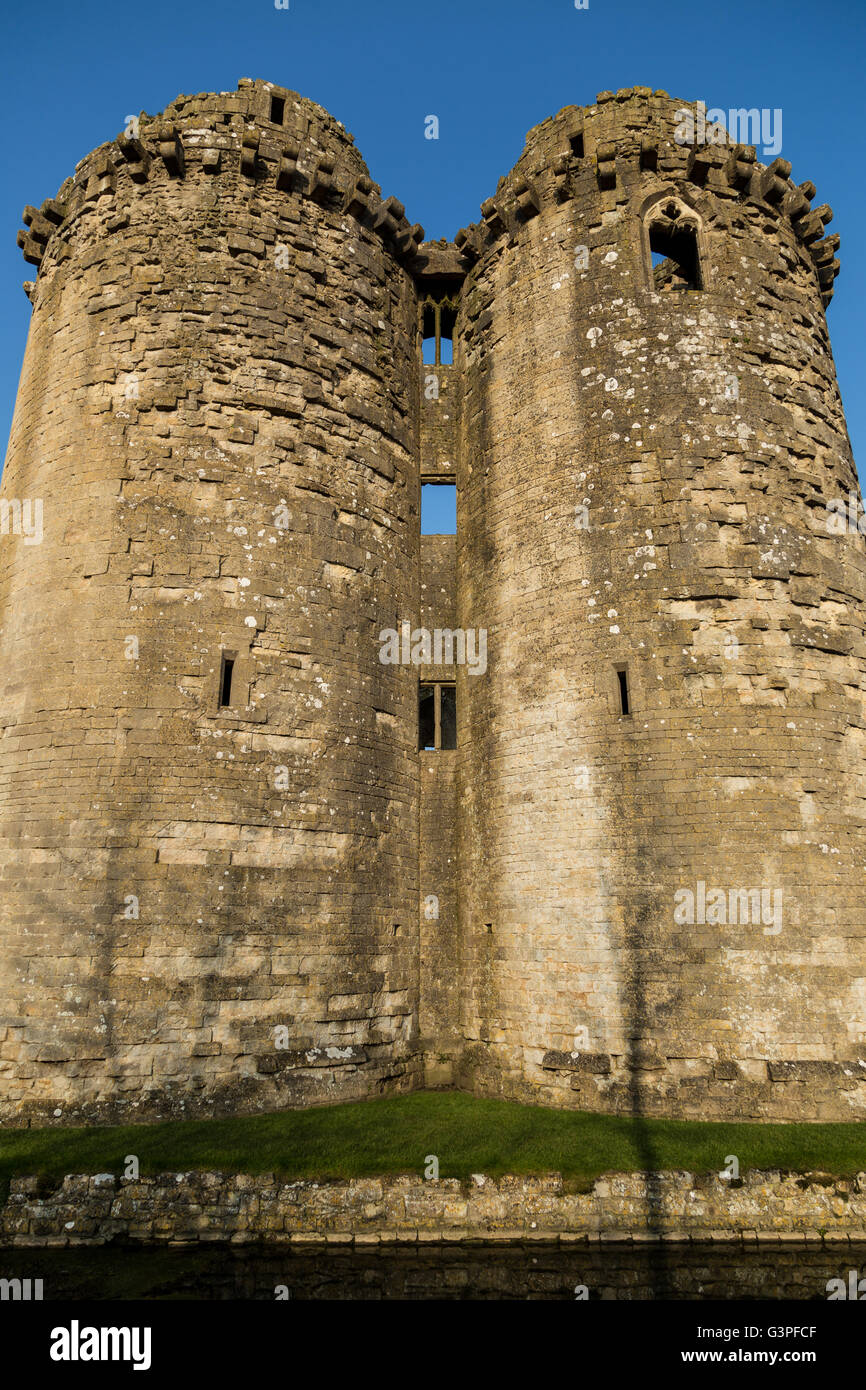 Nunney Castle, Nunney, Somerset, UK Stock Photo - Alamy