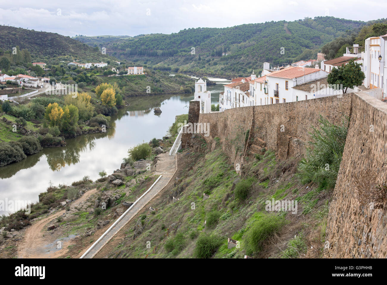 1200s castle hi-res stock photography and images - Alamy