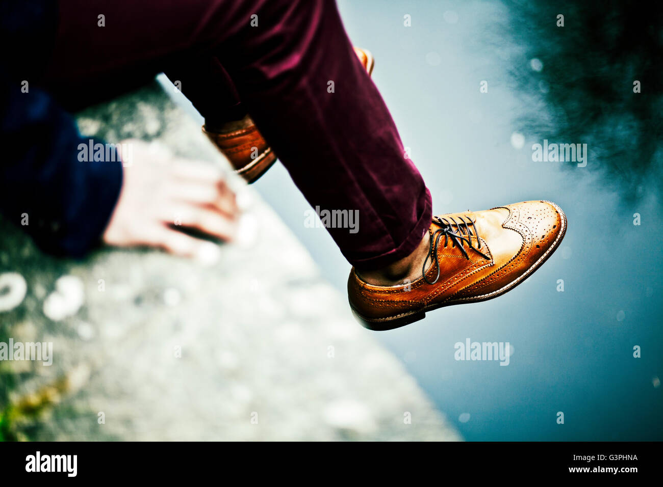 man waring shoes Stock Photo - Alamy
