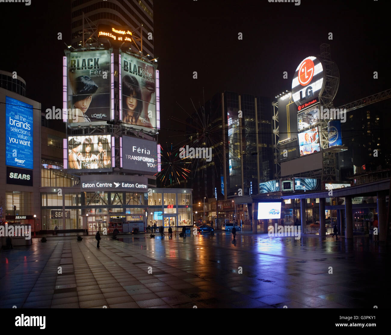 Night life hi-res stock photography and images - Alamy