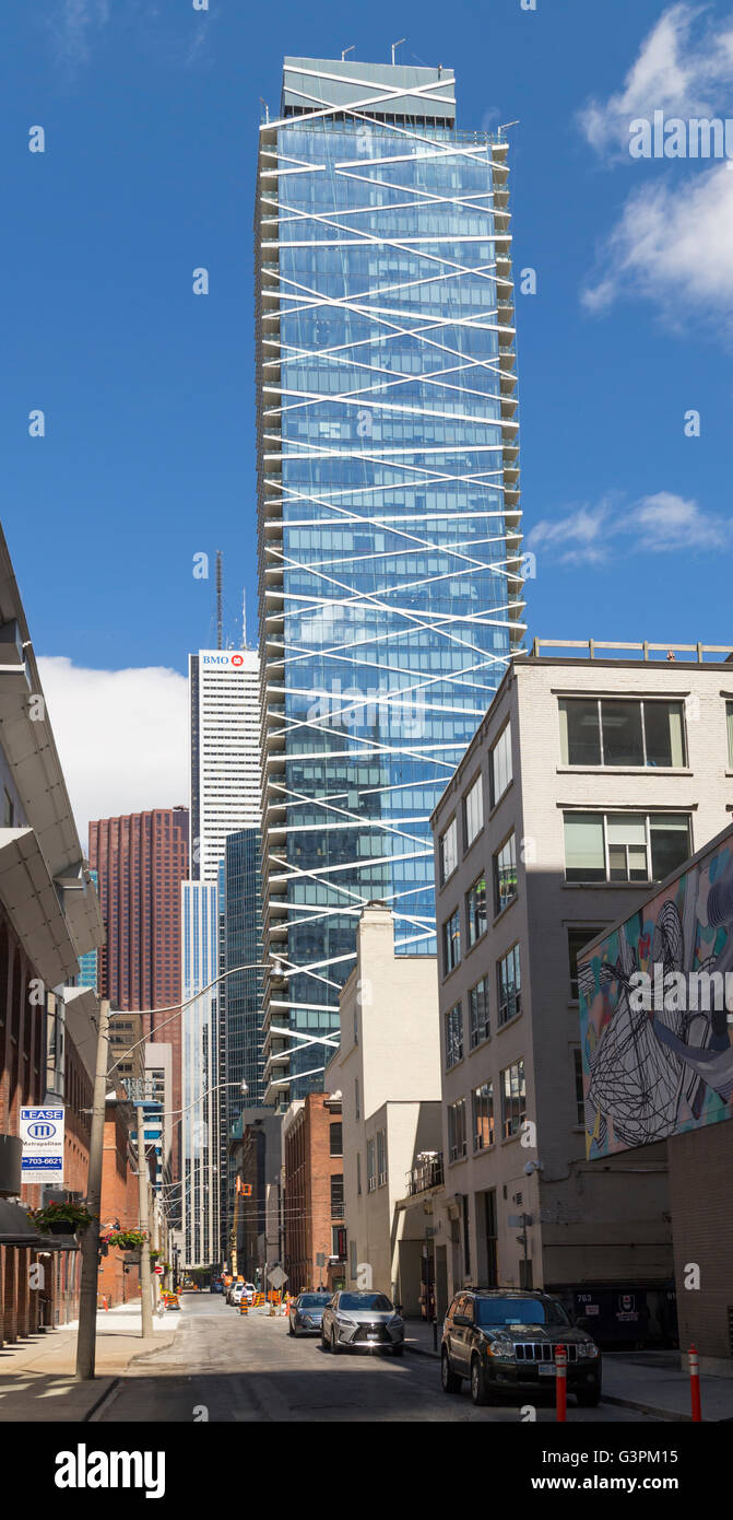 Theater Park Condo building Pearl street Stock Photo - Alamy