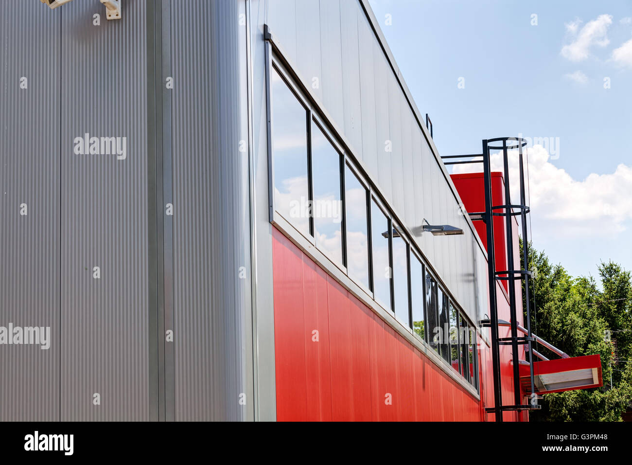 details of aluminum facade and aluminum panels Stock Photo - Alamy