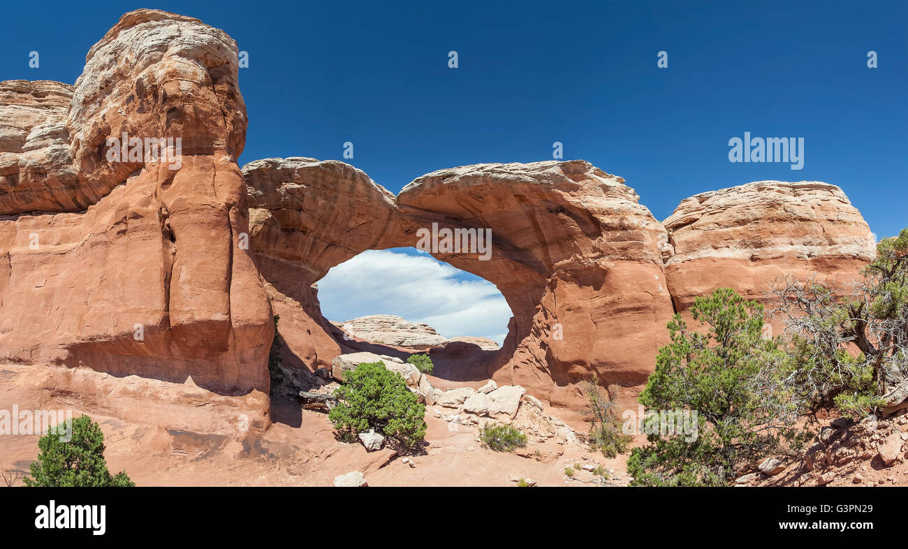 Broken arch hi-res stock photography and images - Alamy