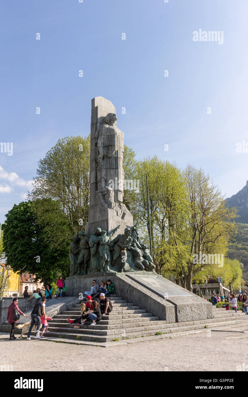 War memorial como lombardy italy hi-res stock photography and images ...