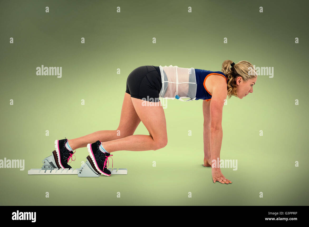 Female athlete blocks hi-res stock photography and images - Alamy