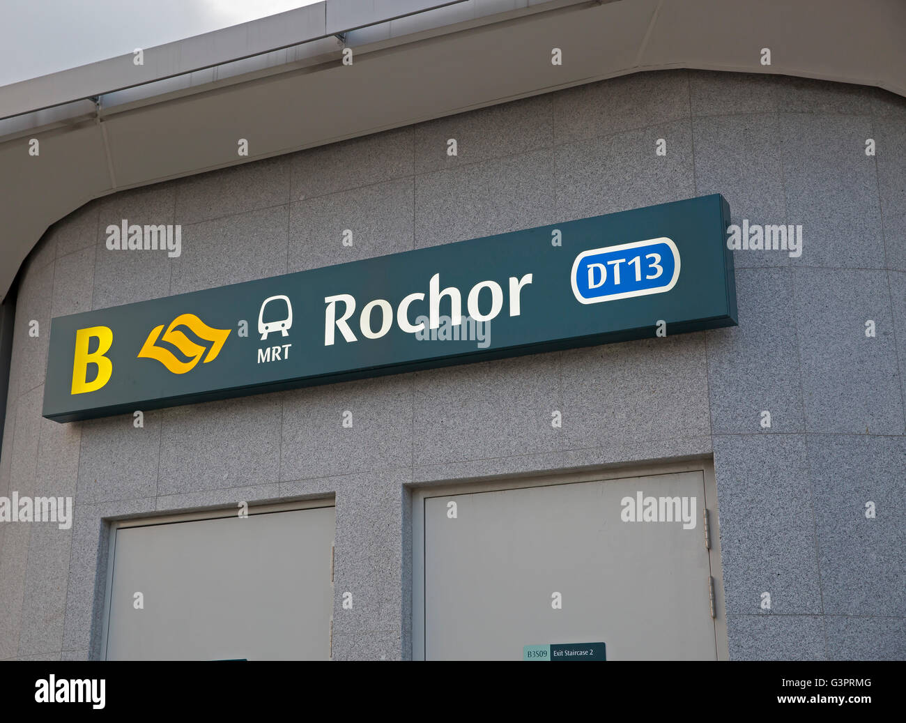 Mrt singapore sign hi-res stock photography and images - Alamy