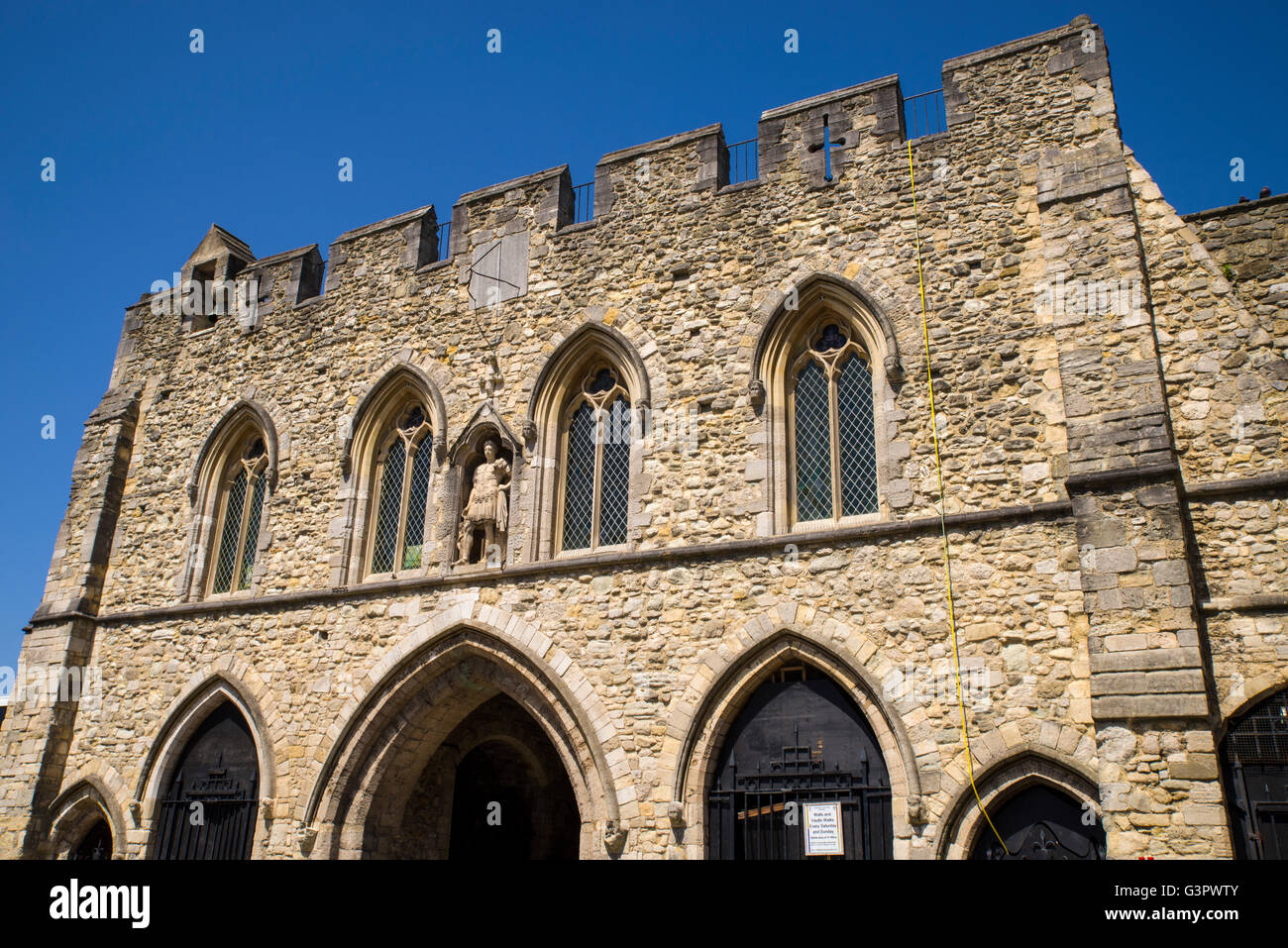 Southampton city walls castle gate hi-res stock photography and images ...