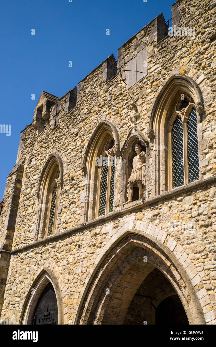 Southampton city walls castle gate hi-res stock photography and images ...