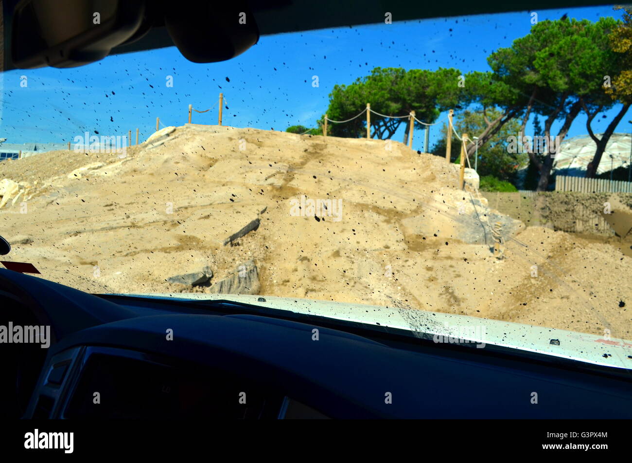 Off road race car jumping hi-res stock photography and images - Alamy