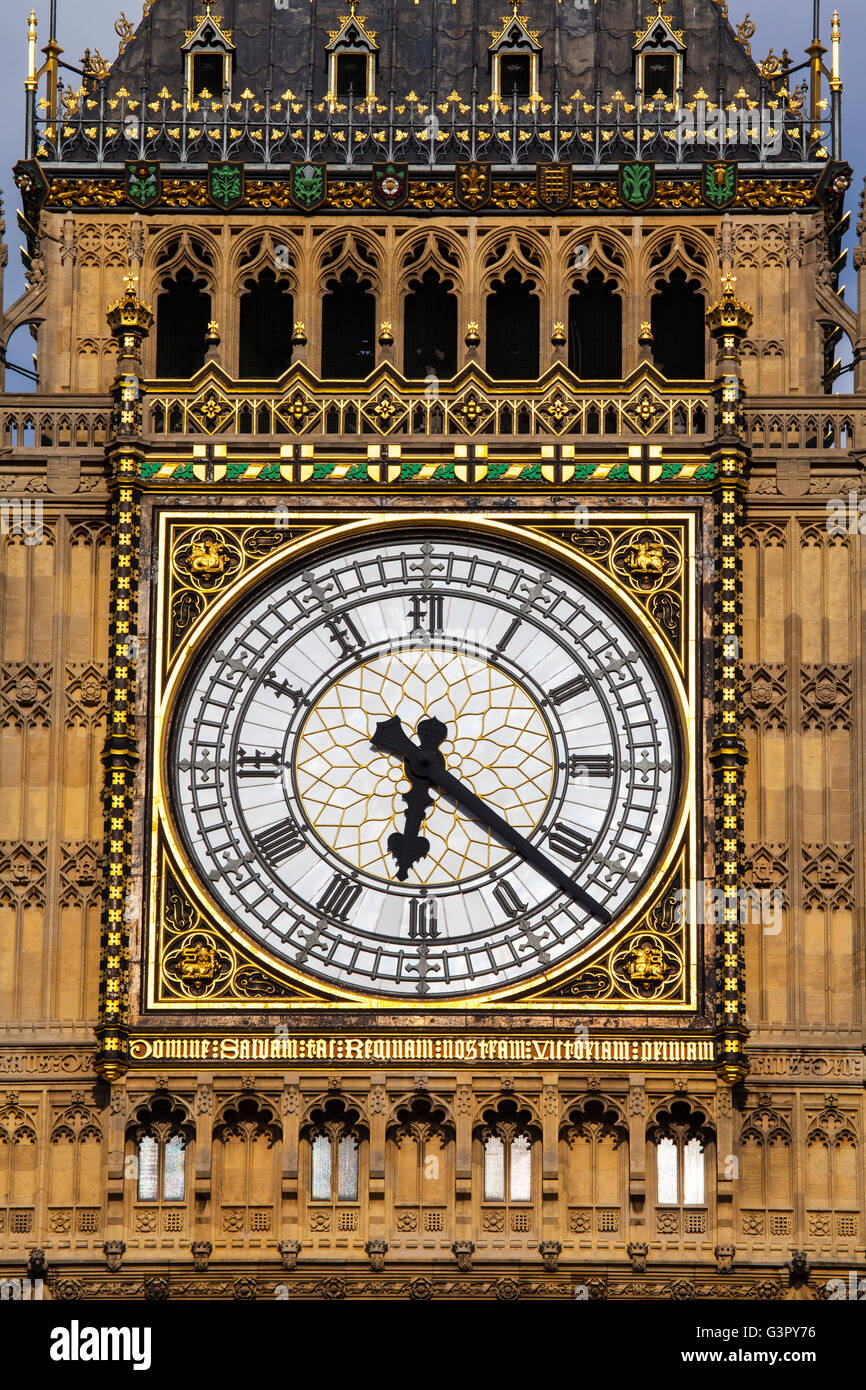 The clock face on the iconic Elizabeth Tower which is home to the ...