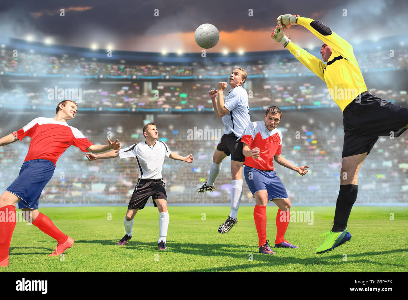 Soccer game football hi-res stock photography and images - Alamy