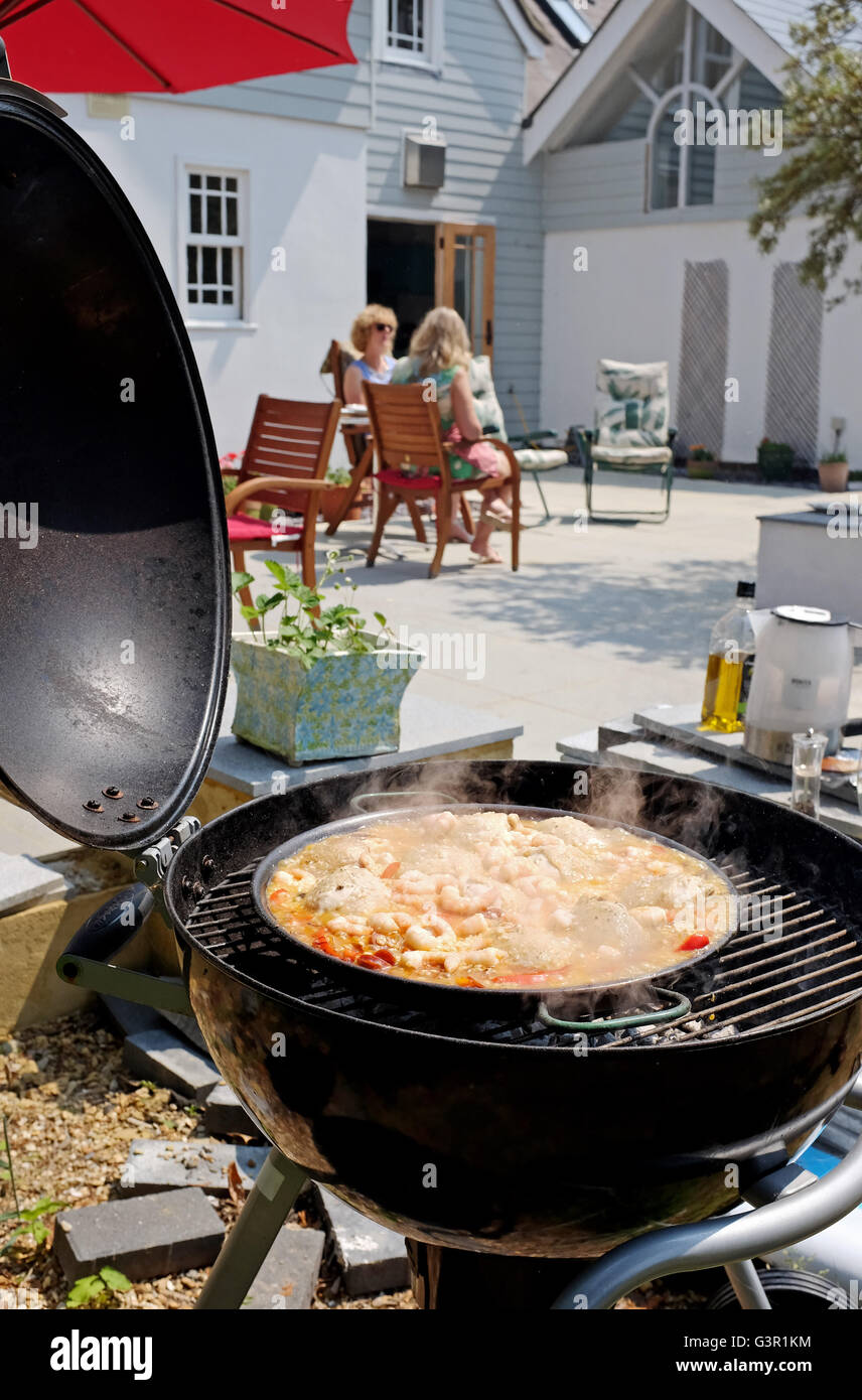 Food being cooked outside hi-res stock photography and images - Alamy