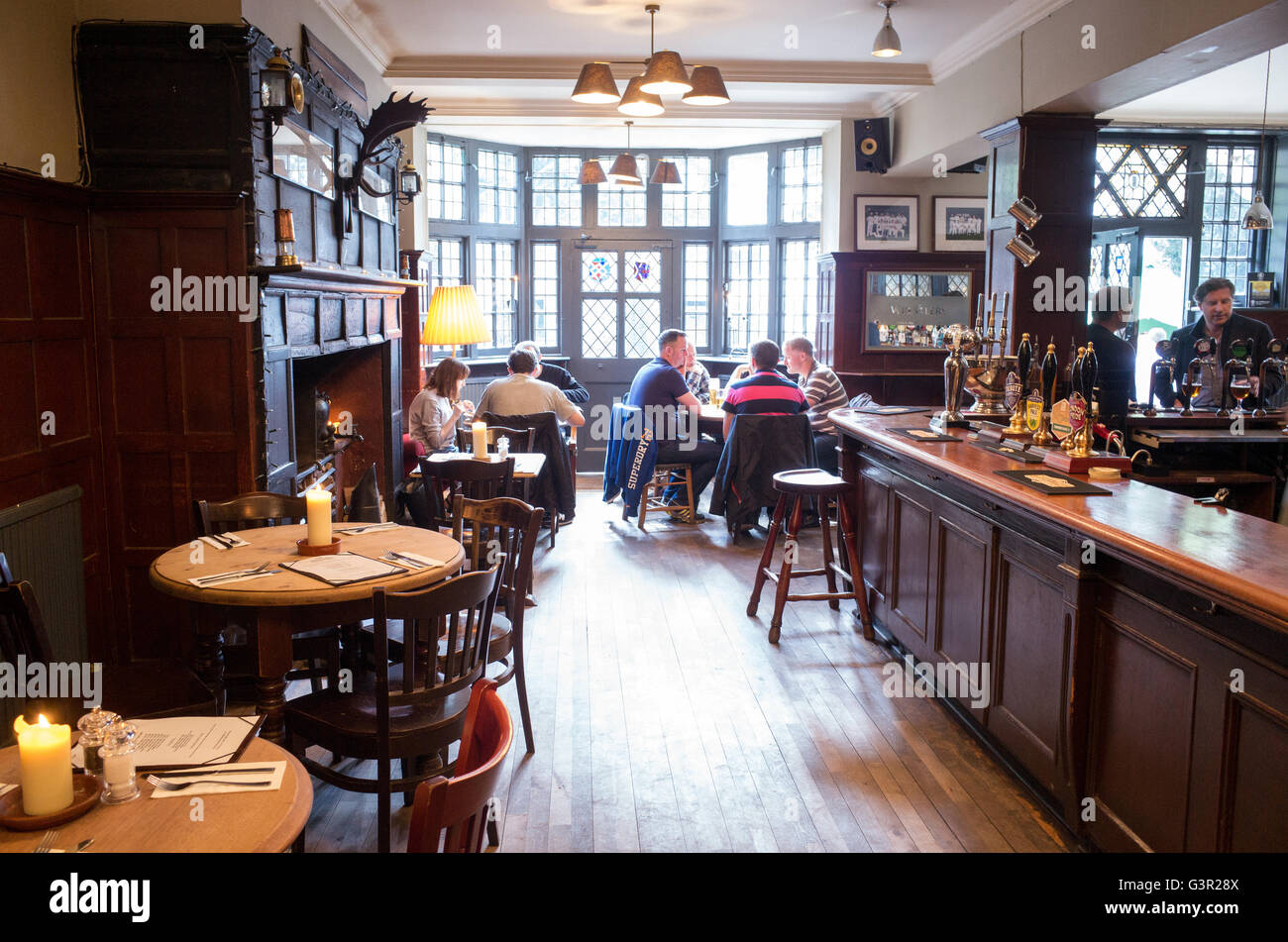 Highgate london hi-res stock photography and images - Alamy