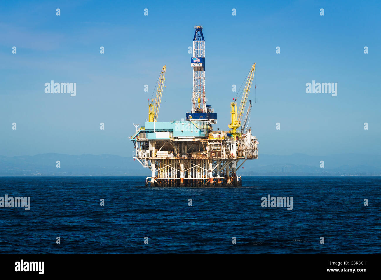 Off-shore oil platform, Santa Barbara Channel, Ventura, California USA ...