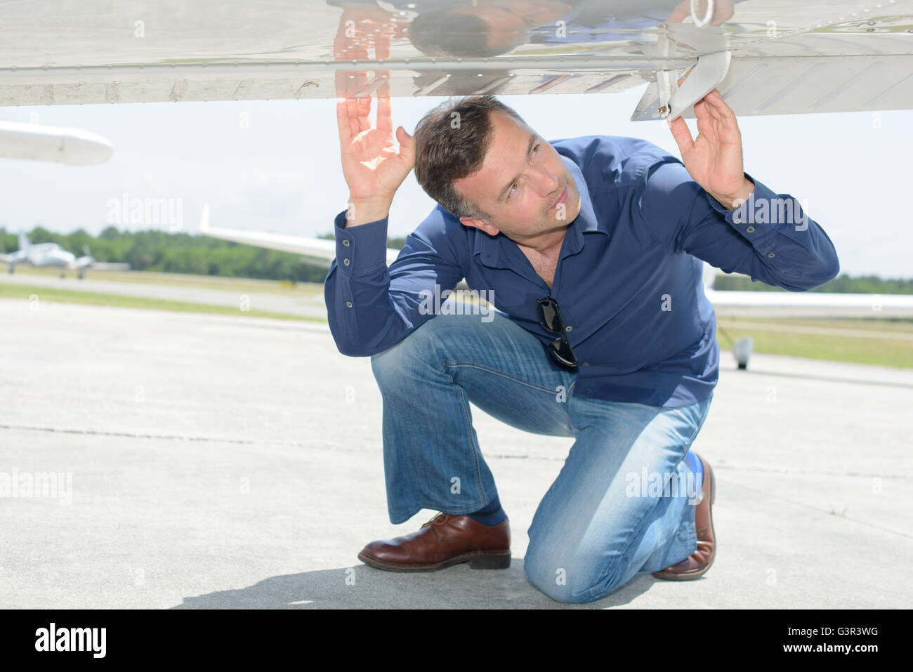 Fuselage underside hi-res stock photography and images - Alamy