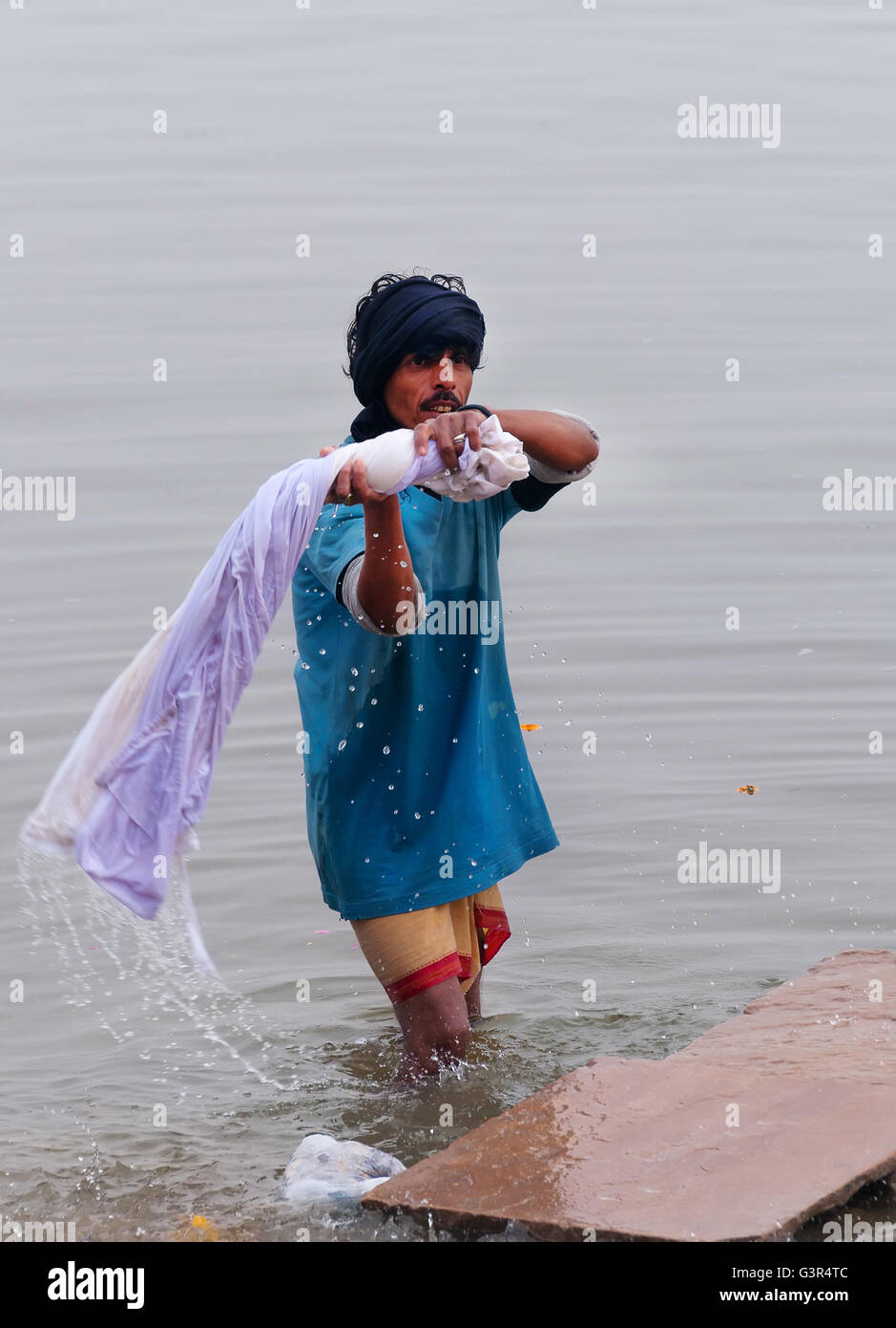 Indian washer man washes hi-res stock photography and images - Alamy
