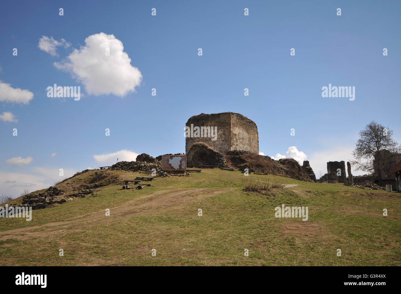 Ruins of Saris castle inner castle Stock Photo - Alamy