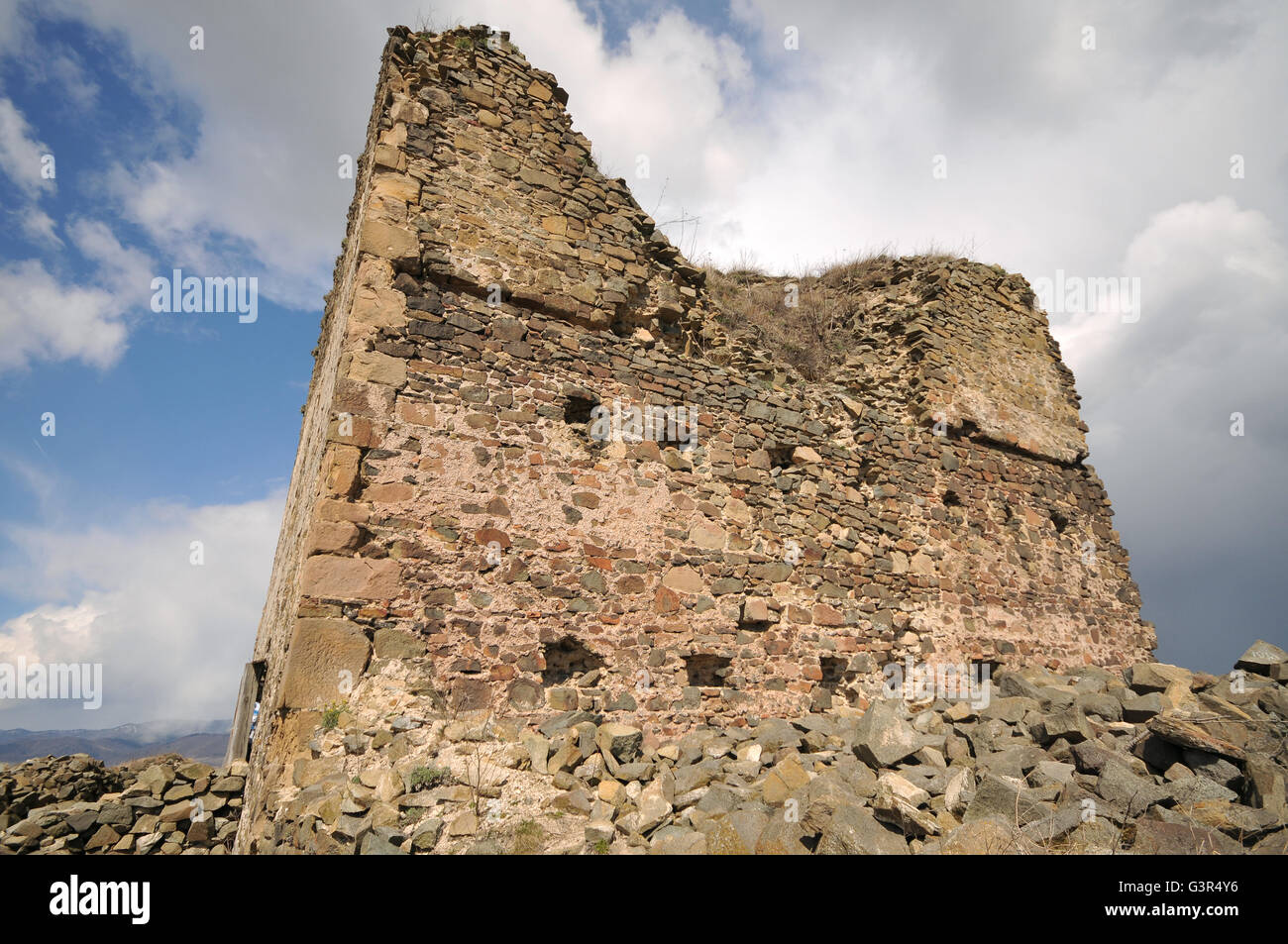 Ruins of Saris castle in Slovakia Stock Photo - Alamy