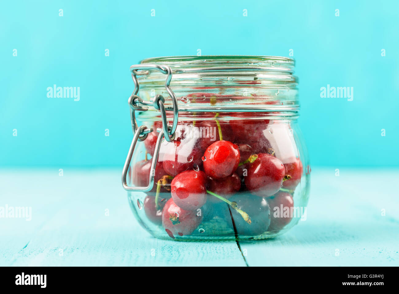 Fresh cherries hi-res stock photography and images - Alamy