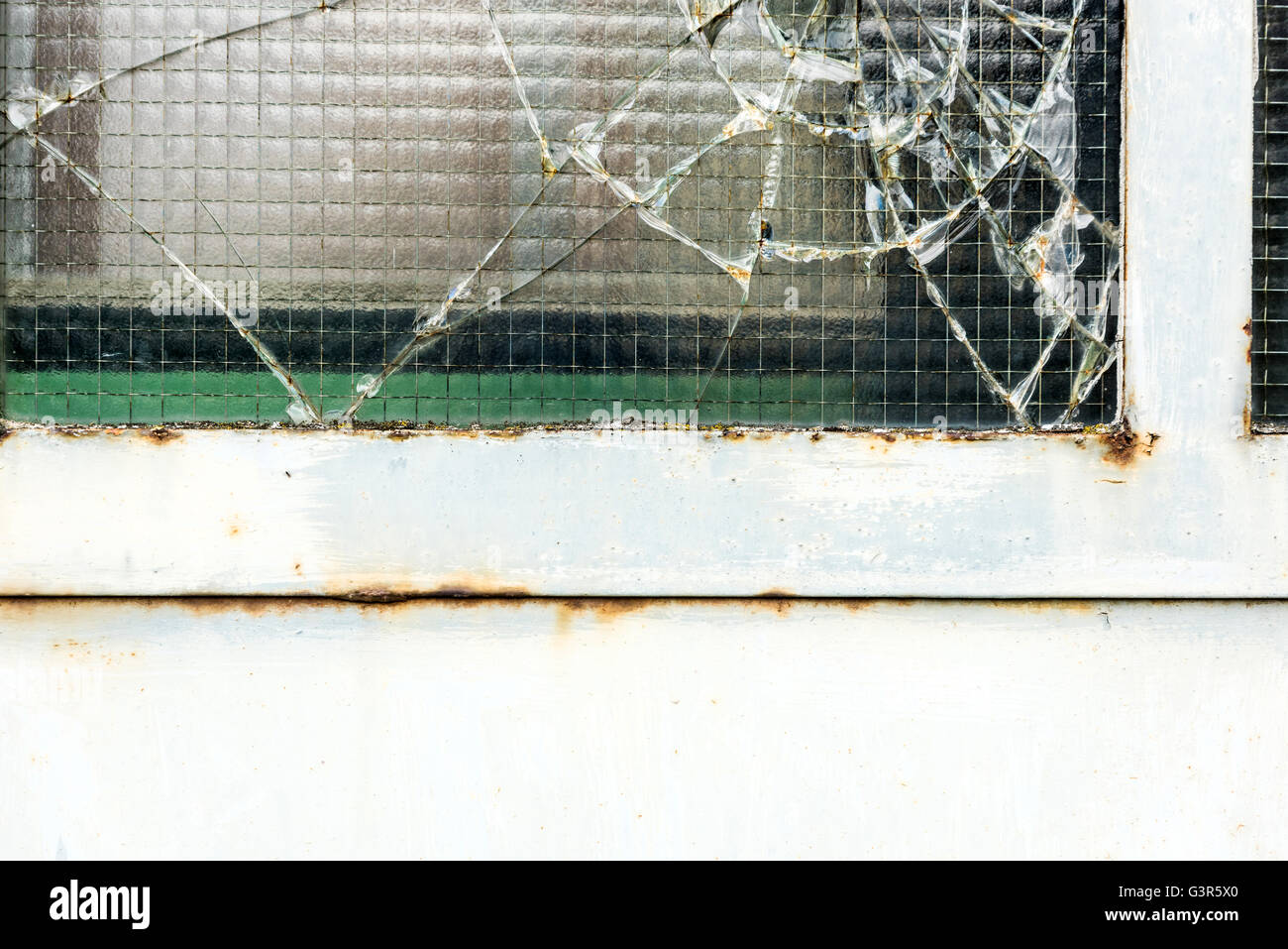 A broken industrial window Stock Photo - Alamy