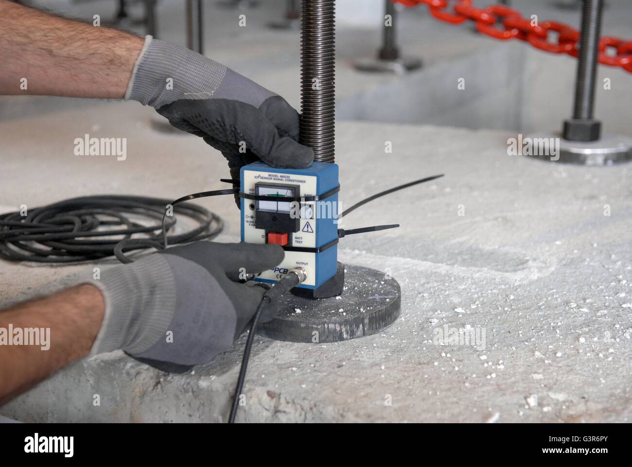 Civil engineering sensor technology hi-res stock photography and images ...