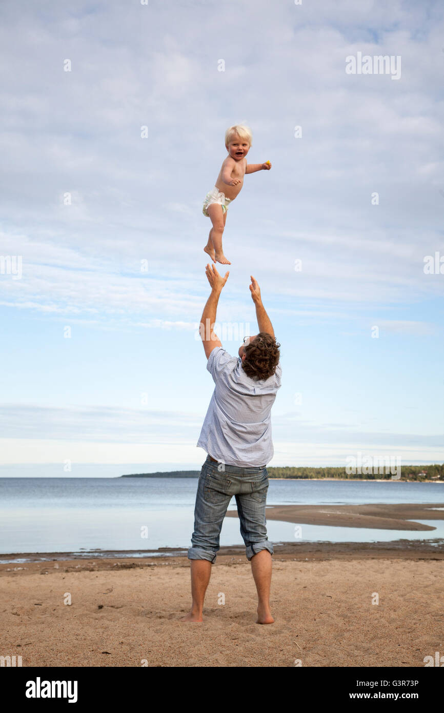 Man Throwing High Resolution Stock Photography and Images - Alamy