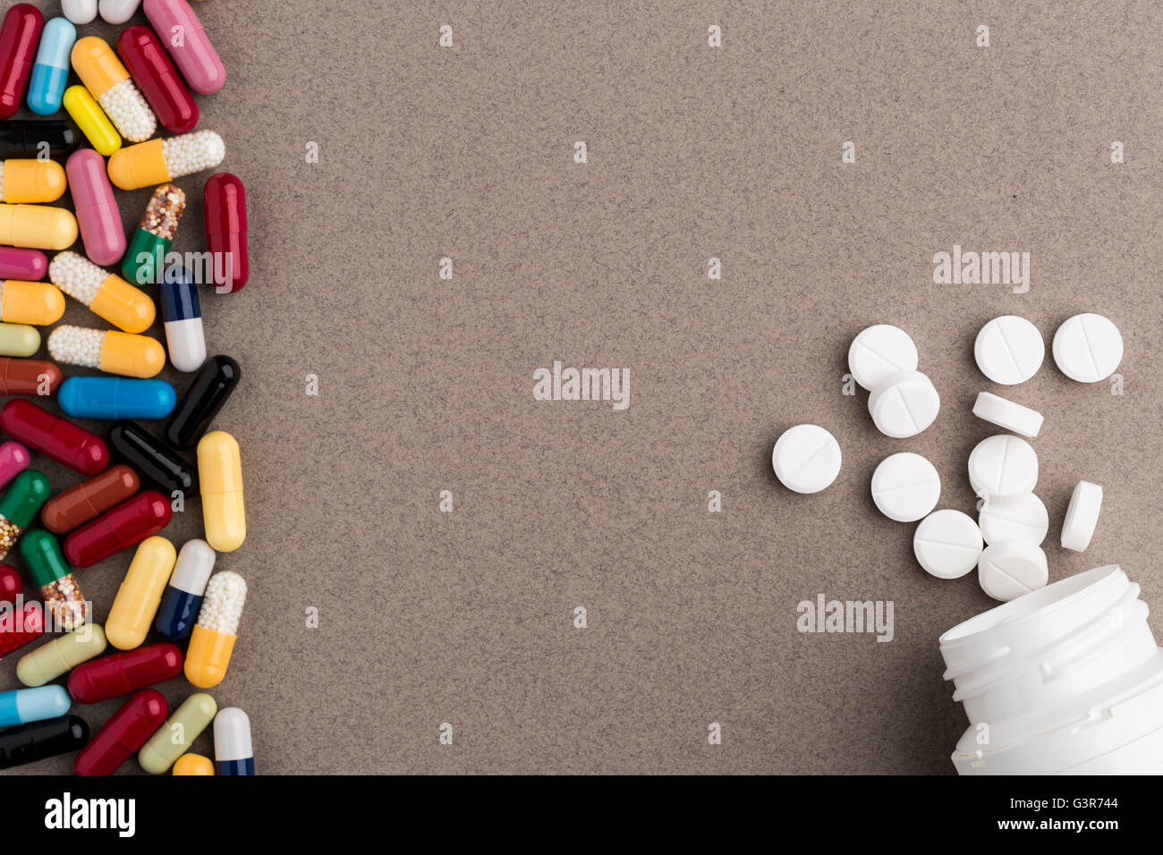 Capsules pill bottle hi-res stock photography and images - Alamy