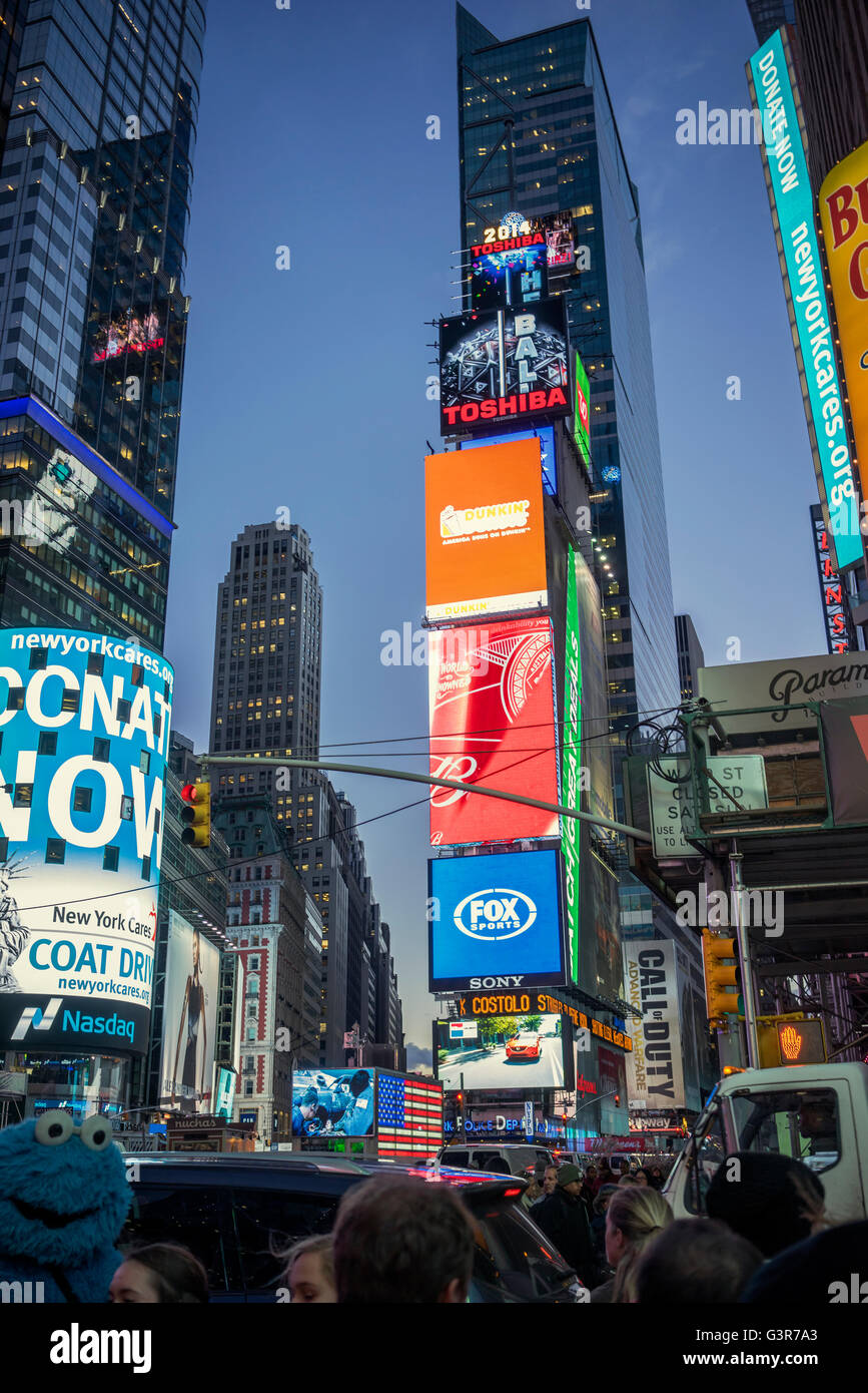 Times square sunset hi-res stock photography and images - Alamy