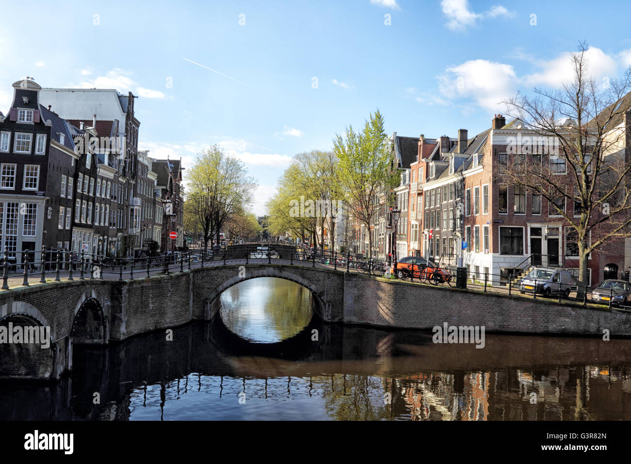 Keizersgracht and bridge over Reguliersgracht in downtown Amsterdam ...