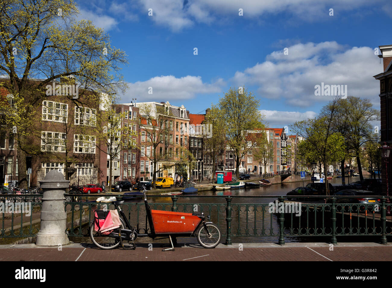 Downtown amsterdam hi-res stock photography and images - Alamy
