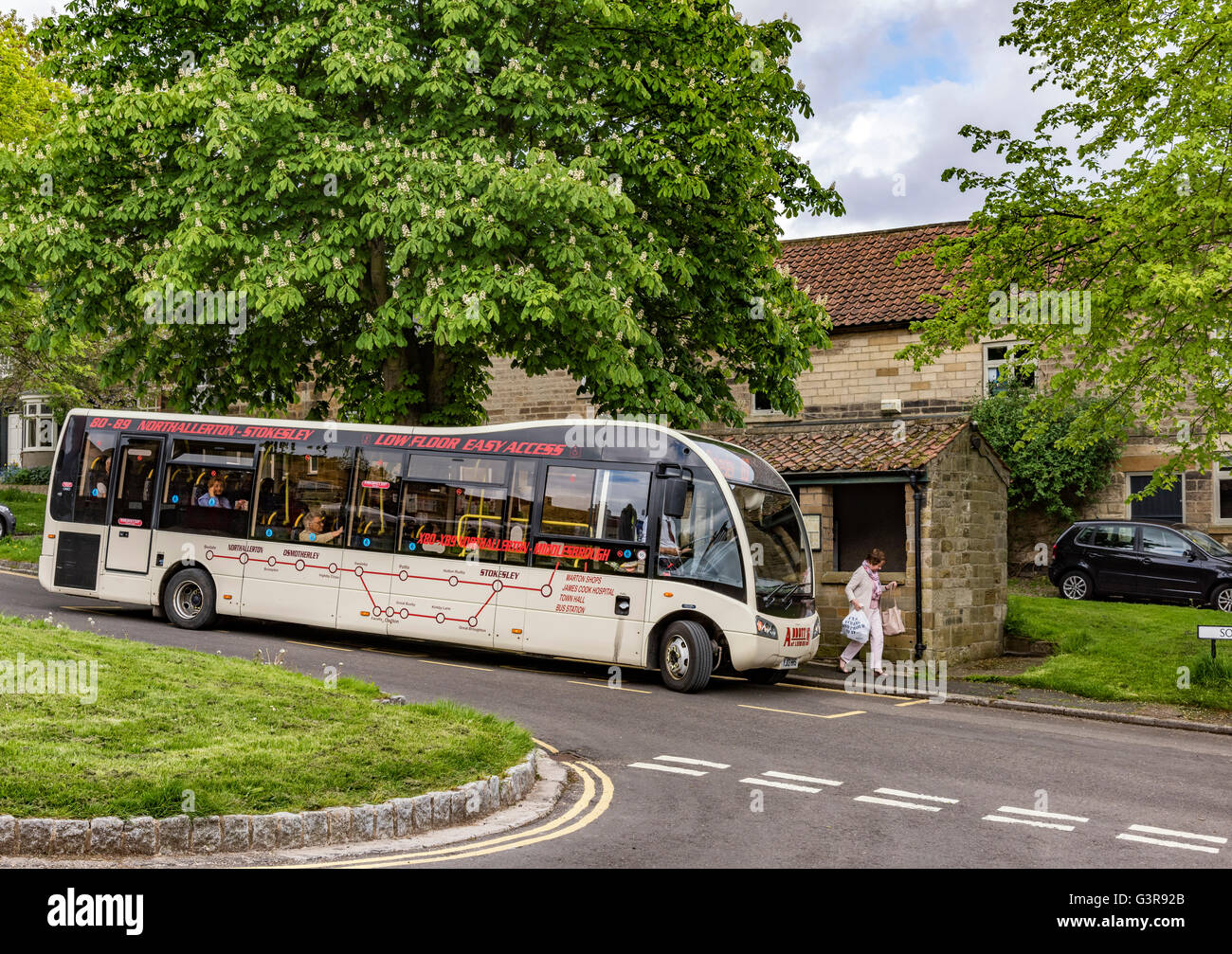 Bus Village Britain High Resolution Stock Photography and Images - Alamy